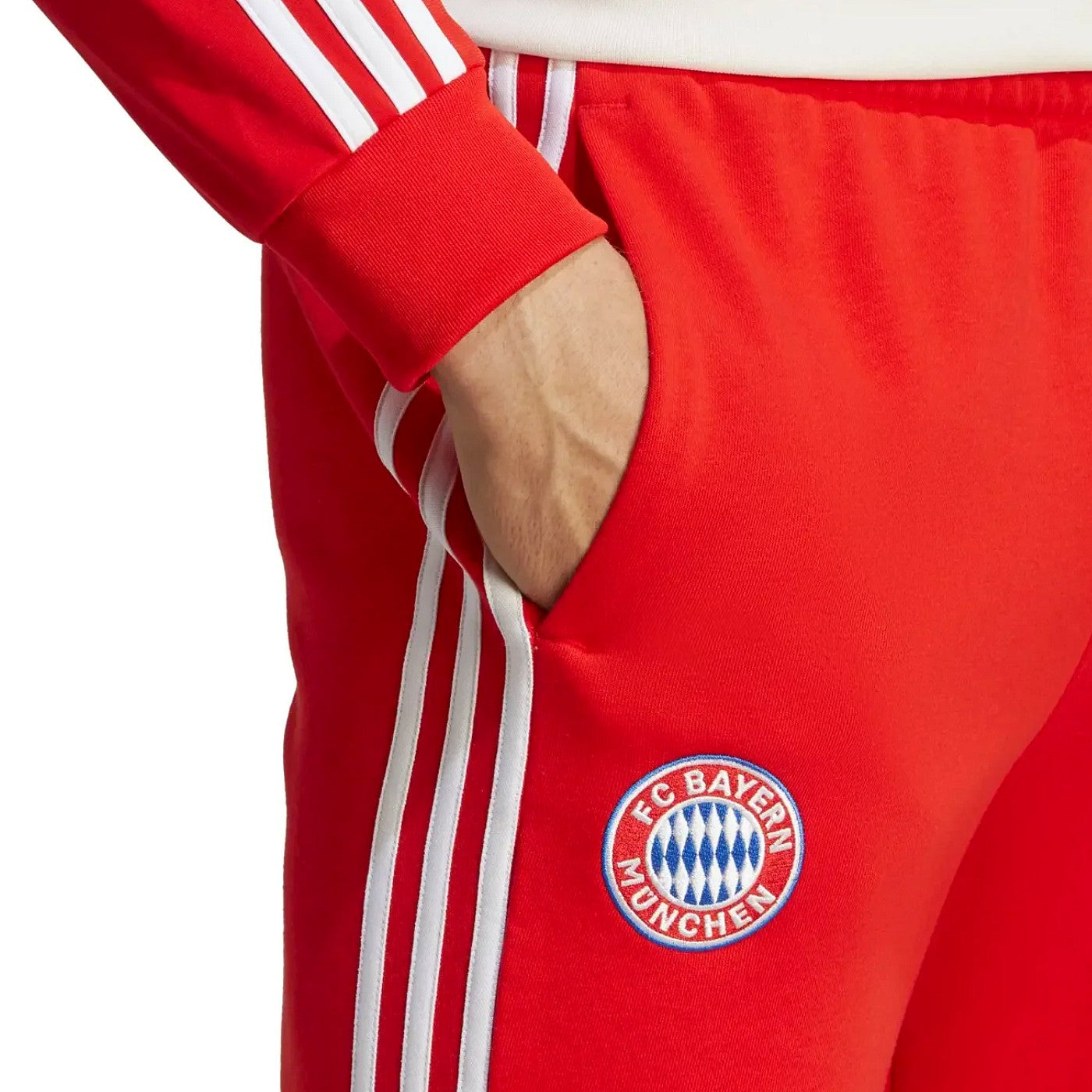 Bayern Munich Casual 3S presentation tracksuit 2023/24 - Adidas ...