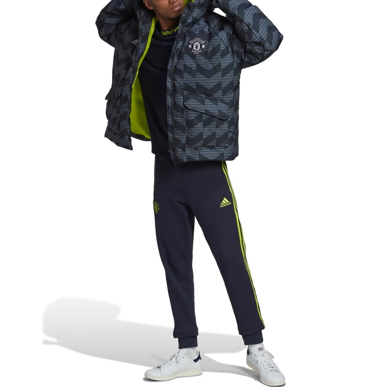 Manchester United padded down jacket 2023 - Adidas – SoccerTracksuits.com