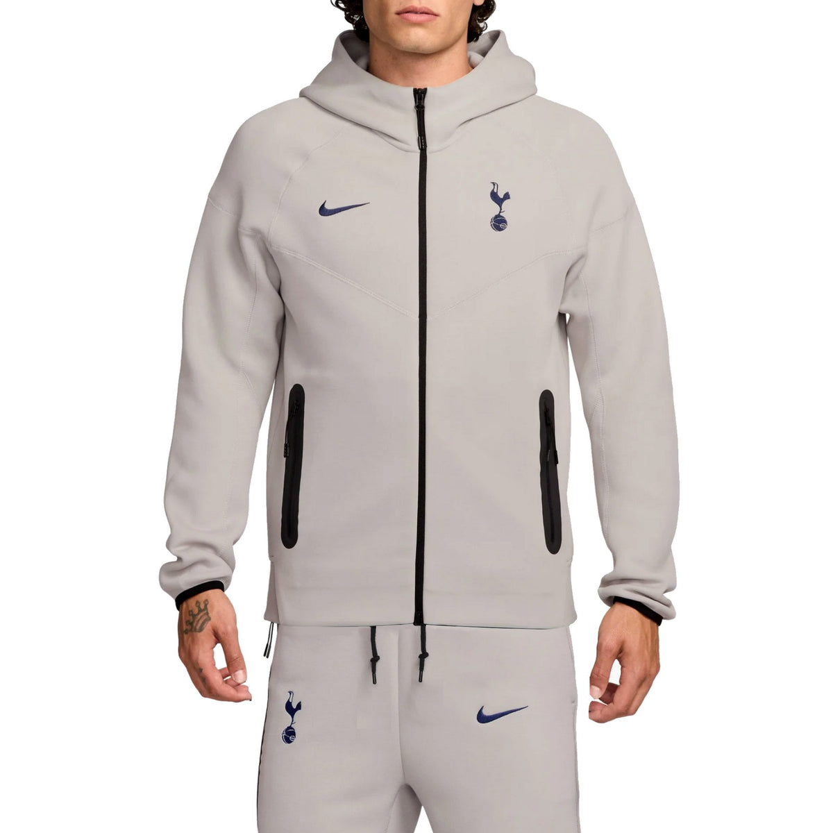 Tottenham Hotspur Tech Fleece presentation tracksuit 2025/26 - Nike ...