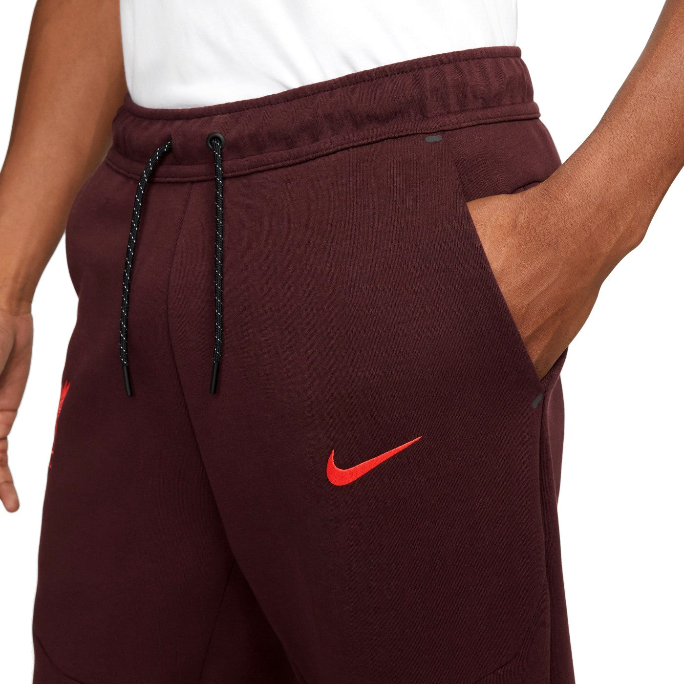 Liverpool FC dark red Tech Fleece presentation tracksuit 2023 - Nike ...