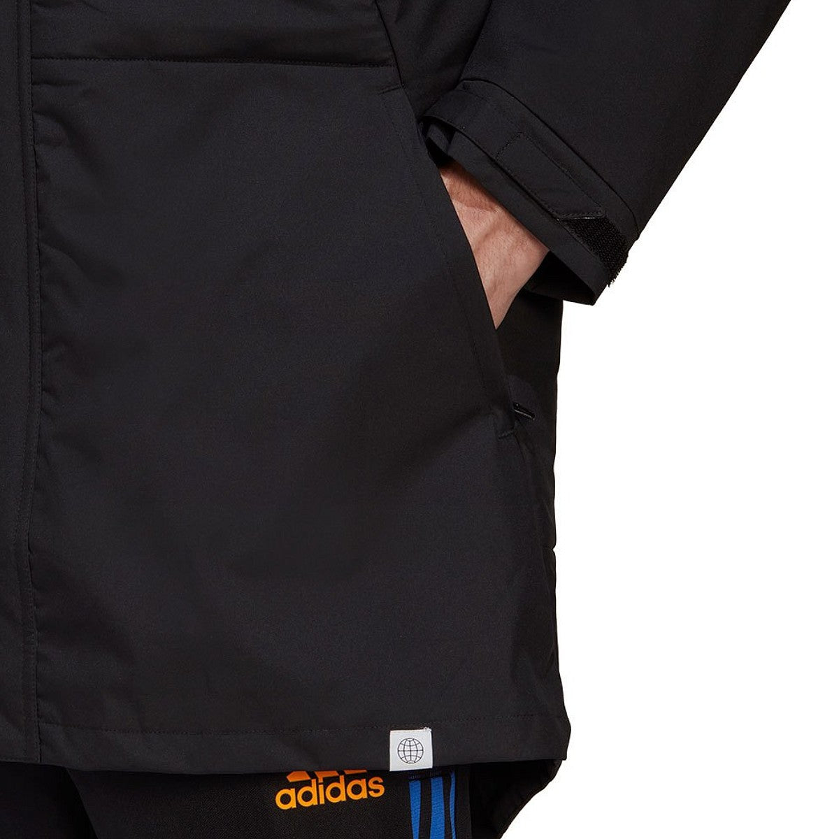 Real Madrid winter training bench parka jacket 2022/23 - Adidas ...